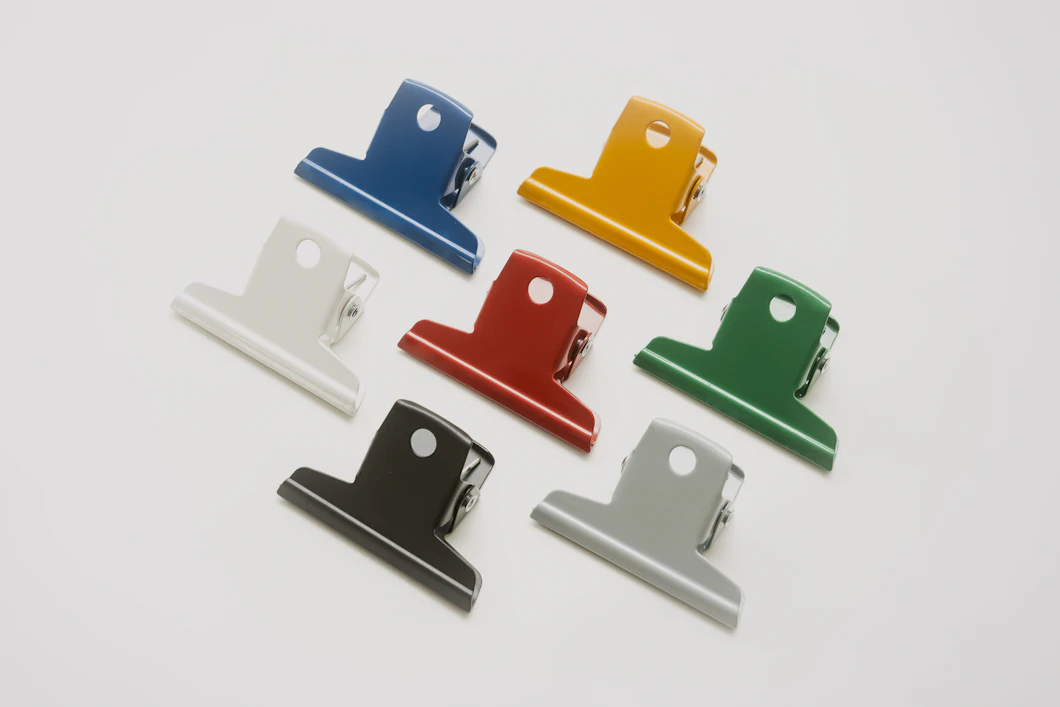 Colored Clip in metal for office use - Calepino